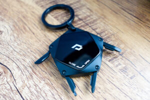 AirTagケース Pita!Tag Multi-toolレビュー！マルチツールから生まれた頑丈でかわいいケース！【PR】 | きのつよ