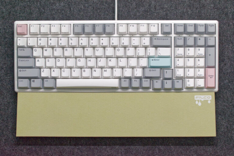 NiZ X99 実機レビュー。テンキー有りのコンパクトな、静電容量無接点方式のキーボード【PR】 | きのつよ