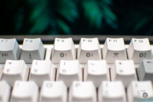 NiZ X99/X99 Pro 実機レビュー。テンキー有りのコンパクトな、静電容量無接点方式のキーボード【PR】 | きのつよ